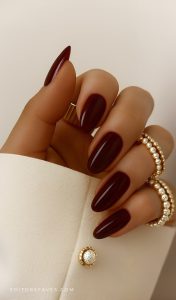 The Ultimate Fall Nails Color Trends for Autumn 2025
